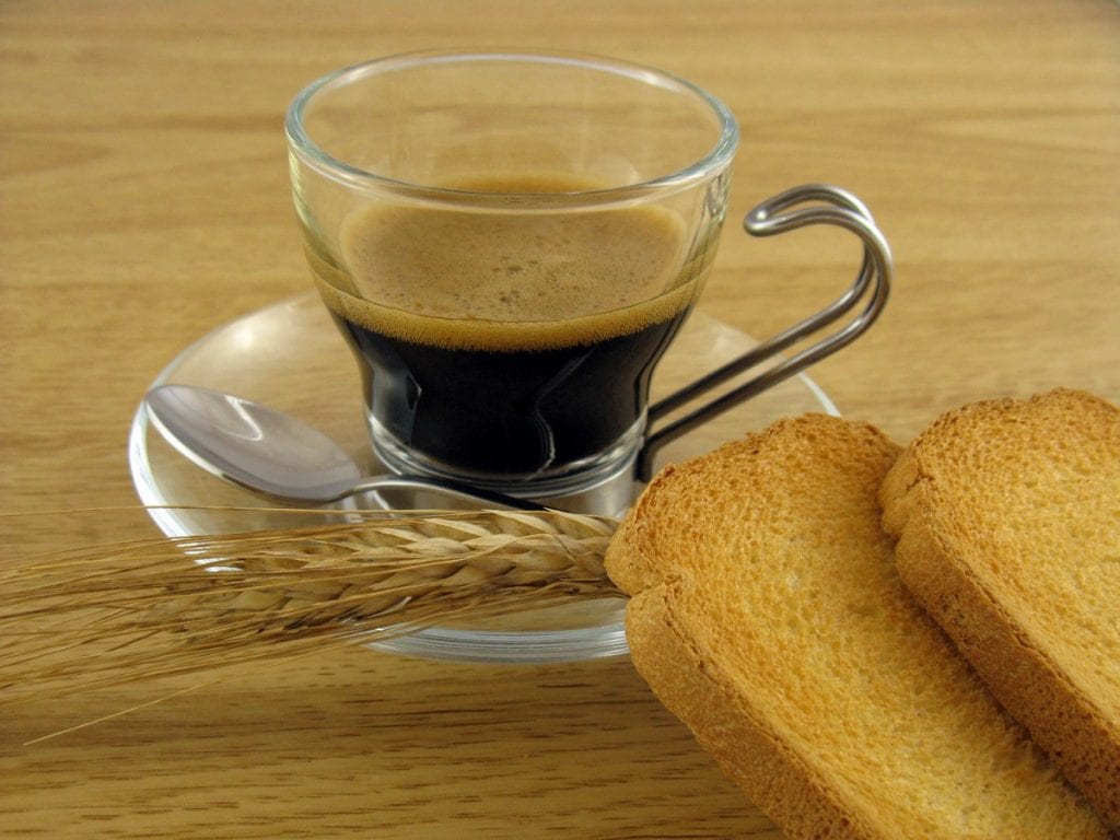 Replacing coffee: 10 alternative beverages with and without caffeine ...