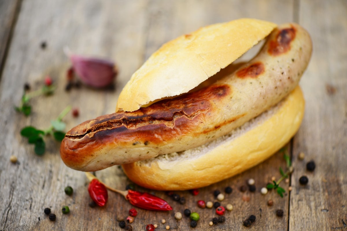 Street food in Germany: bratwurst, brezels and kartoffelpuffer ...
