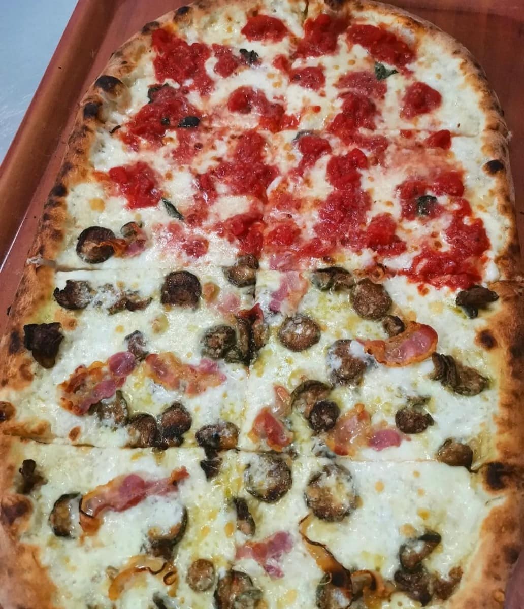 Where to eat Vico Equense’s typical metre-long pizza “pizza a metro ...