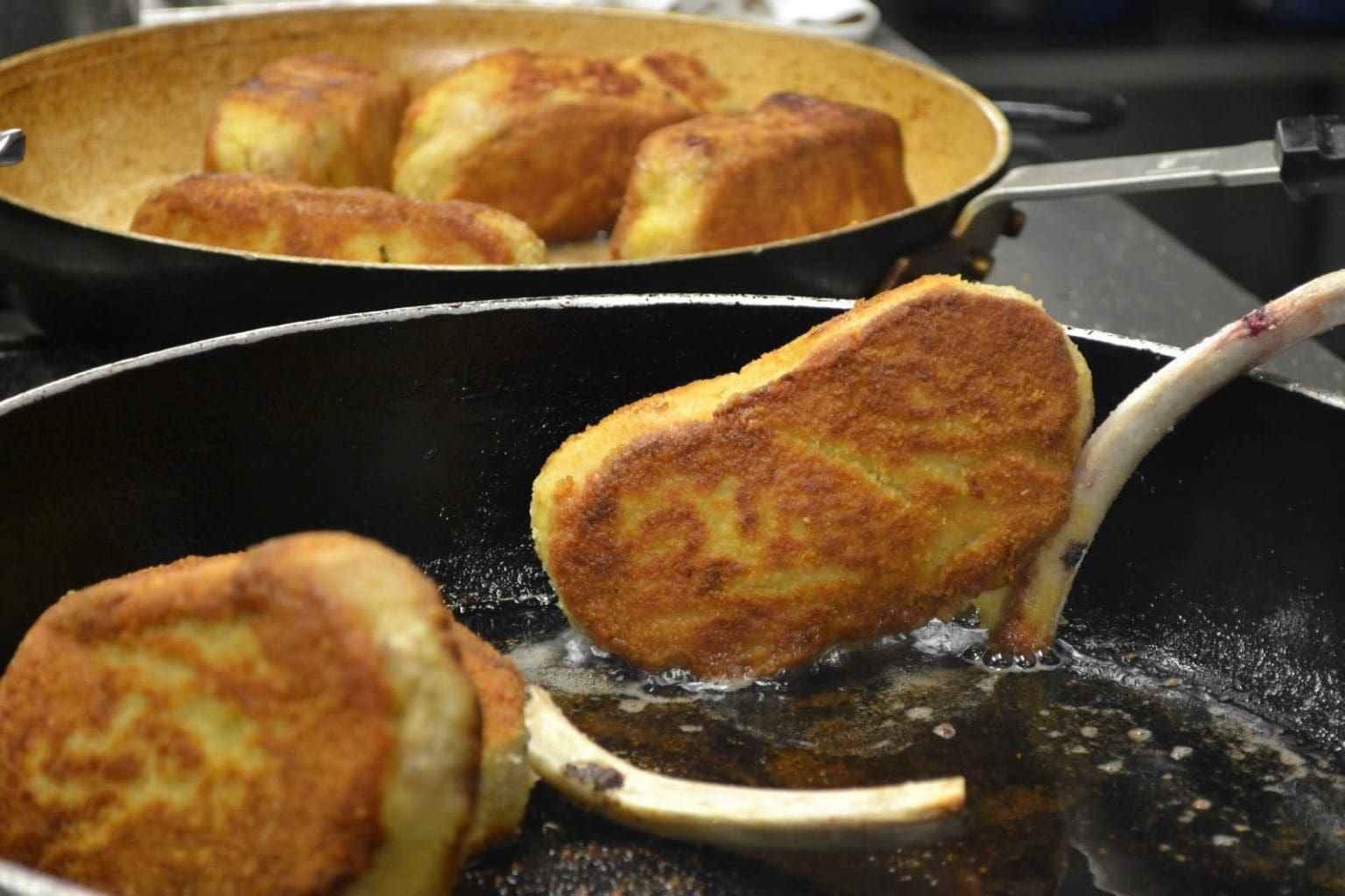 Where to eat “cotoletta” in Milan. The 10 best restaurants - Gambero ...