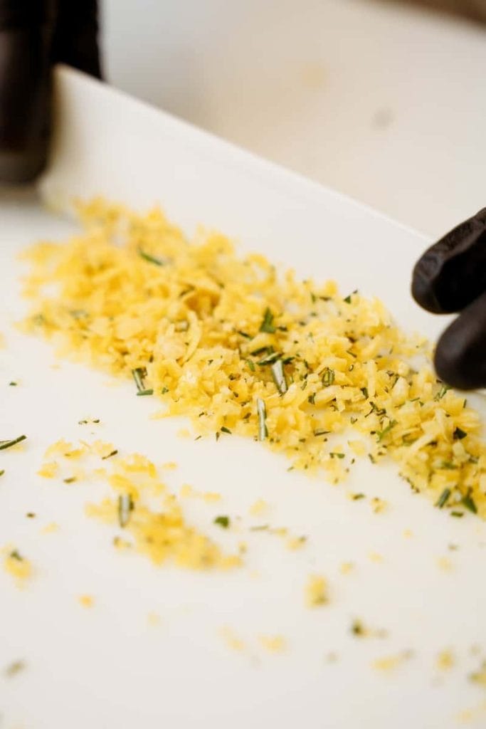 Gucci's Easter egg with Fabio Fazio's chocolate is lemon, rosemary, and ...