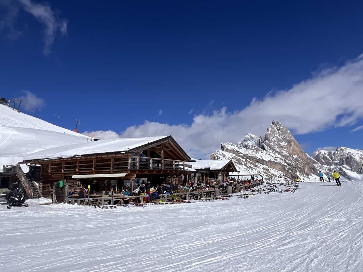 Easter in the mountains: the best refuges for dining in the Dolomites ...