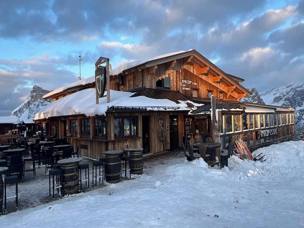 Easter in the mountains: the best refuges for dining in the Dolomites ...