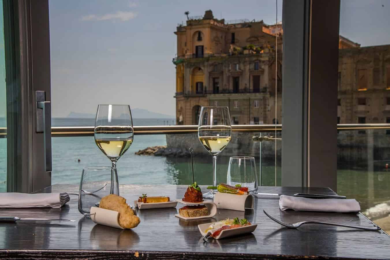 Easter dining in Naples: the 7 best restaurants chosen by Gambero Rosso ...
