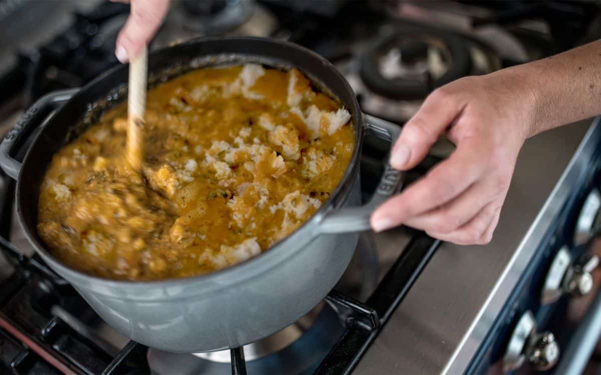 Origin and history of Italy's most famous saltless bread - Gambero ...