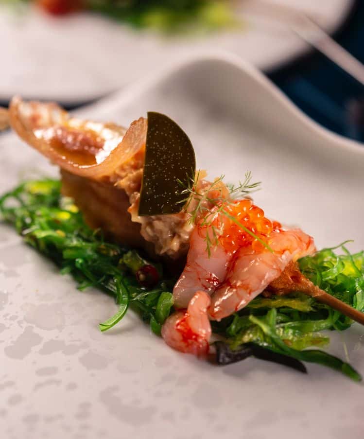 Not only pasta, potatoes, and provola. Where to eat in Naples the Nippo ...