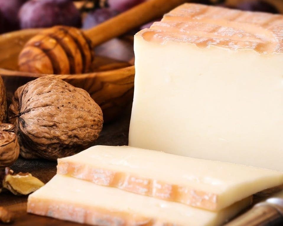 My name is Eleonora and I am addicted to cheese (and it's all because ...