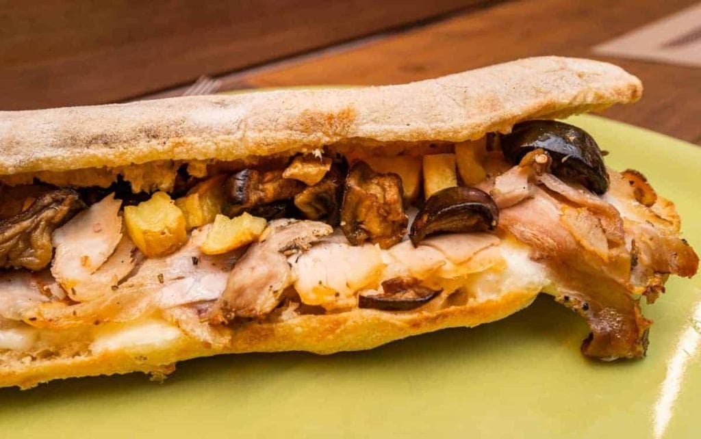 Panuozzo from Gragnano: what it is and where to buy the best ones ...