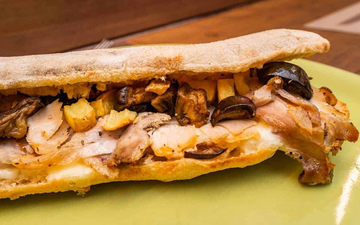 Panuozzo from Gragnano: what it is and where to buy the best ones ...