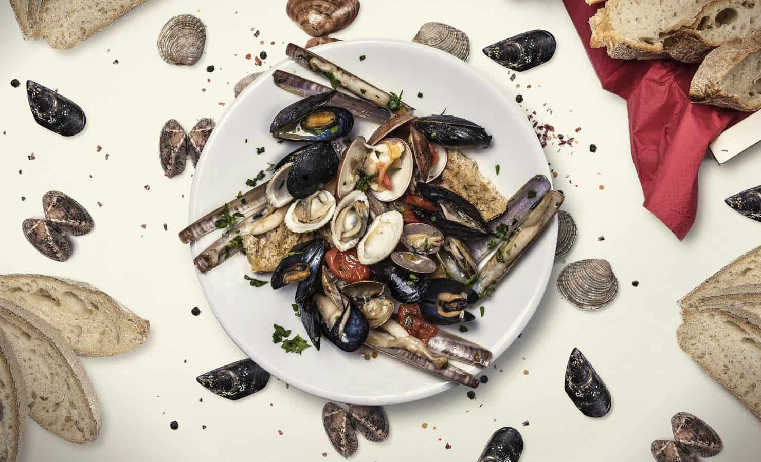 Where to eat in Naples: the 8 best seafood Trattorias chosen by Gambero ...